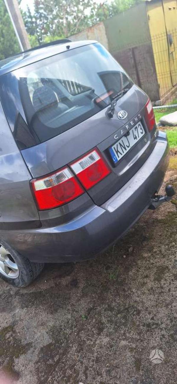 Pelēks Kia Carens 2006 Šauļi, ar dzinēja tilpumu 1.98 L un nobraukumu 225 tūkst. km par 600 €, foto 5 vietnē AUTOMOTO.COM.LV