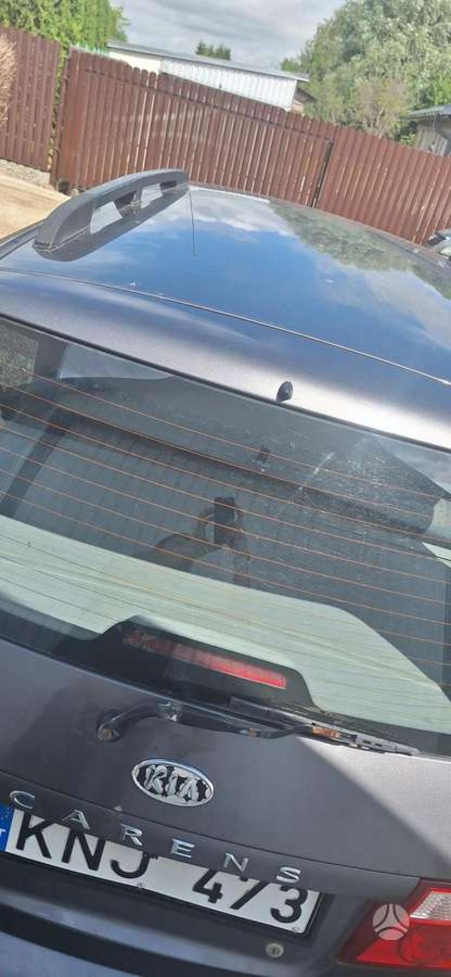 Pelēks Kia Carens 2006 Šauļi, ar dzinēja tilpumu 1.98 L un nobraukumu 225 tūkst. km par 600 €, foto 12 vietnē AUTOMOTO.COM.LV