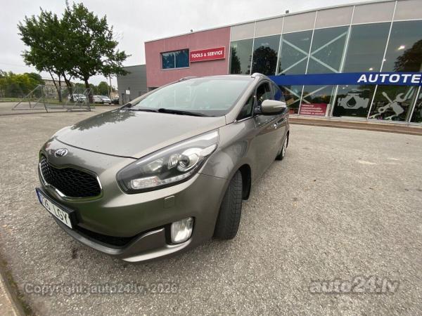 Pelēks Kia Carens 2014 Tallina, ar dzinēja tilpumu 1.70 L un nobraukumu 325 tūkst. km par 6000 €, foto 1 vietnē AUTOMOTO.COM.LV