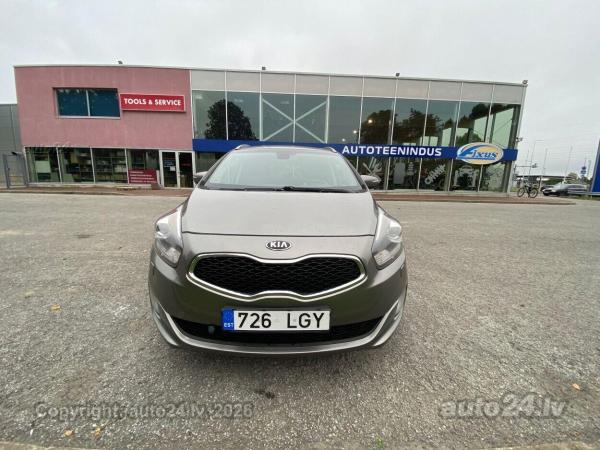 Pelēks Kia Carens 2014 Tallina, ar dzinēja tilpumu 1.70 L un nobraukumu 325 tūkst. km par 6000 €, foto 2 vietnē AUTOMOTO.COM.LV