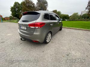 Pelēks Kia Carens 2014 Tallina, ar dzinēja tilpumu 1.70 L un nobraukumu 325 tūkst. km par 6000 €, foto 5 vietnē AUTOMOTO.COM.LV