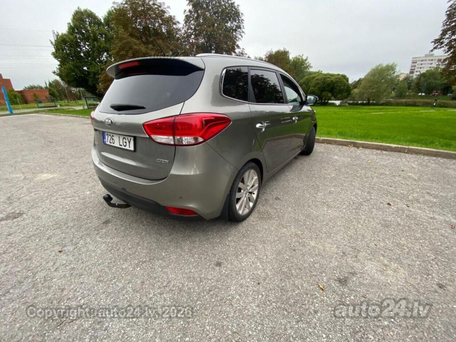 Pelēks Kia Carens 2014 Tallina, ar dzinēja tilpumu 1.70 L un nobraukumu 325 tūkst. km par 6000 €, foto 5 vietnē AUTOMOTO.COM.LV