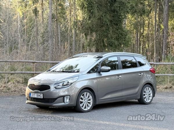 Grey Kia Carens 2014 in Tallinn, with an engine capacity of 1.70 L and mileage of 153 thousand km for 7900 €, photo 1 on AUTOMOTO.COM.LV
