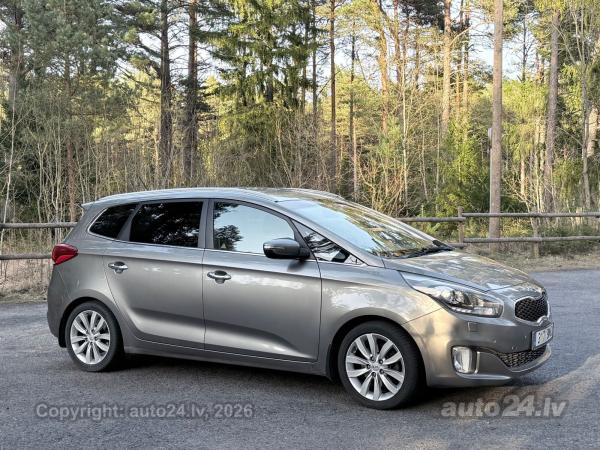 Grey Kia Carens 2014 in Tallinn, with an engine capacity of 1.70 L and mileage of 153 thousand km for 7900 €, photo 3 on AUTOMOTO.COM.LV