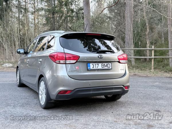 Grey Kia Carens 2014 in Tallinn, with an engine capacity of 1.70 L and mileage of 153 thousand km for 7900 €, photo 4 on AUTOMOTO.COM.LV