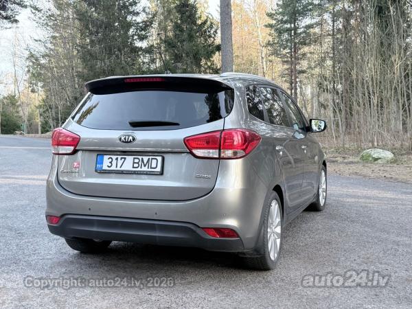 Grey Kia Carens 2014 in Tallinn, with an engine capacity of 1.70 L and mileage of 153 thousand km for 7900 €, photo 5 on AUTOMOTO.COM.LV