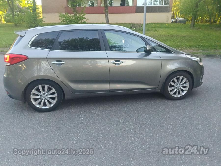 Pelēks Kia Carens 2014 Jehvi, ar dzinēja tilpumu 1.70 L un nobraukumu 328 tūkst. km par 4490 €, foto 1 vietnē AUTOMOTO.COM.LV