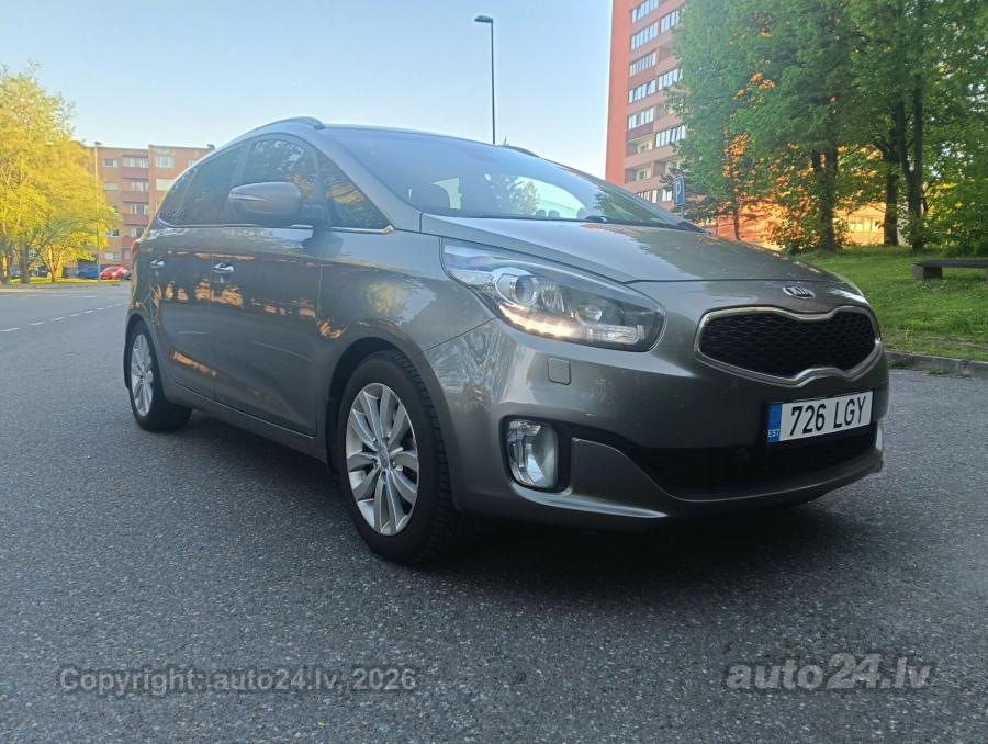 Pelēks Kia Carens 2014 Jehvi, ar dzinēja tilpumu 1.70 L un nobraukumu 328 tūkst. km par 4490 €, foto 4 vietnē AUTOMOTO.COM.LV
