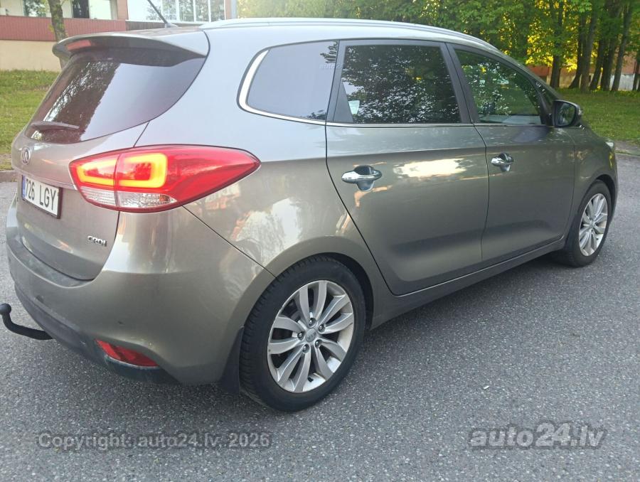 Pelēks Kia Carens 2014 Jehvi, ar dzinēja tilpumu 1.70 L un nobraukumu 328 tūkst. km par 4490 €, foto 6 vietnē AUTOMOTO.COM.LV