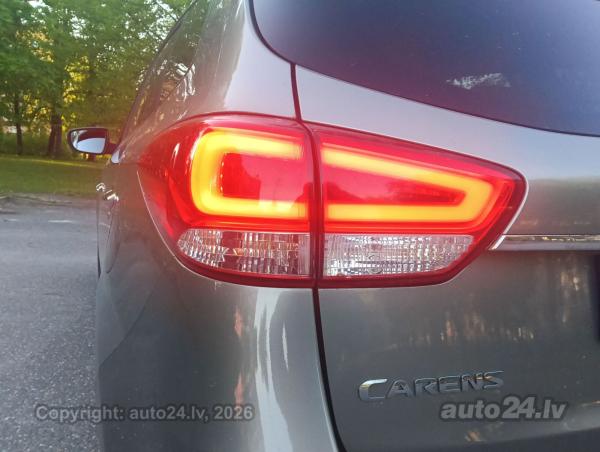 Pelēks Kia Carens 2014 Jehvi, ar dzinēja tilpumu 1.70 L un nobraukumu 328 tūkst. km par 4490 €, foto 6 vietnē AUTOMOTO.COM.LV