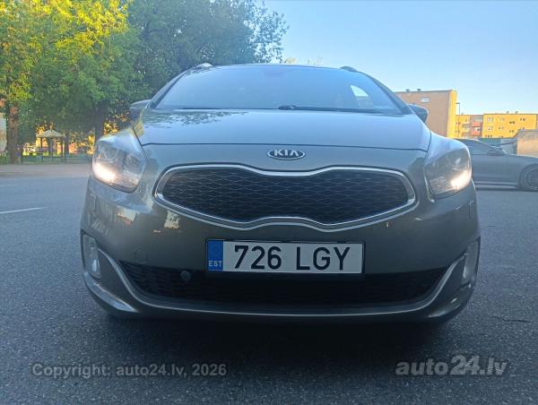 Pelēks Kia Carens 2014 Jehvi, ar dzinēja tilpumu 1.70 L un nobraukumu 328 tūkst. km par 4490 €, foto 7 vietnē AUTOMOTO.COM.LV