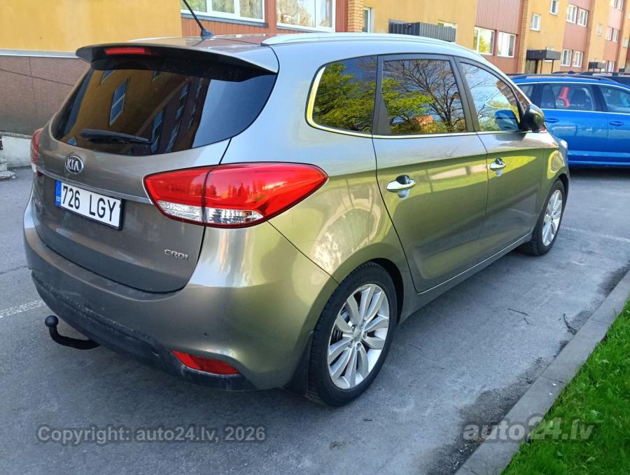 Pelēks Kia Carens 2014 Jehvi, ar dzinēja tilpumu 1.70 L un nobraukumu 328 tūkst. km par 4490 €, foto 10 vietnē AUTOMOTO.COM.LV