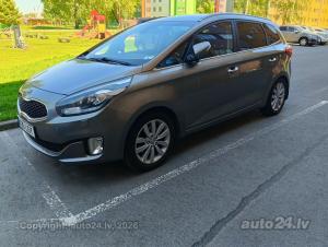 Pelēks Kia Carens 2014 Jehvi, ar dzinēja tilpumu 1.70 L un nobraukumu 328 tūkst. km par 4490 €, foto 11 vietnē AUTOMOTO.COM.LV