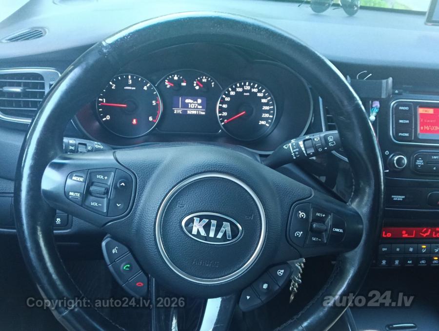 Pelēks Kia Carens 2014 Jehvi, ar dzinēja tilpumu 1.70 L un nobraukumu 328 tūkst. km par 4490 €, foto 16 vietnē AUTOMOTO.COM.LV