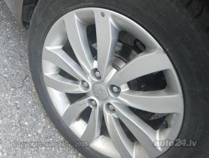 Pelēks Kia Carens 2014 Jehvi, ar dzinēja tilpumu 1.70 L un nobraukumu 328 tūkst. km par 4490 €, foto 20 vietnē AUTOMOTO.COM.LV
