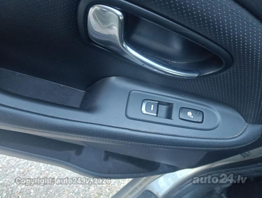 Pelēks Kia Carens 2014 Jehvi, ar dzinēja tilpumu 1.70 L un nobraukumu 328 tūkst. km par 4490 €, foto 22 vietnē AUTOMOTO.COM.LV