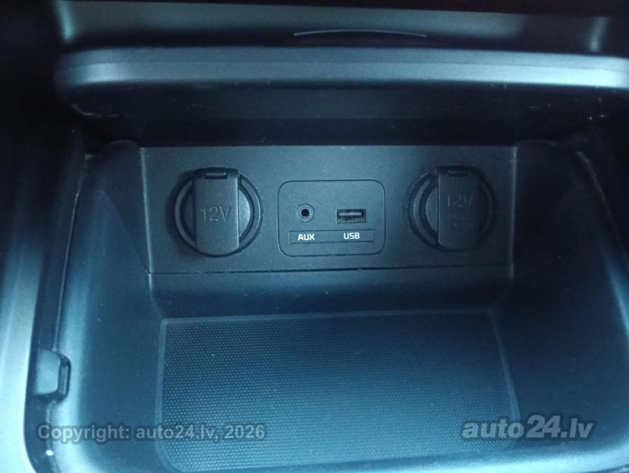 Pelēks Kia Carens 2014 Jehvi, ar dzinēja tilpumu 1.70 L un nobraukumu 328 tūkst. km par 4490 €, foto 27 vietnē AUTOMOTO.COM.LV