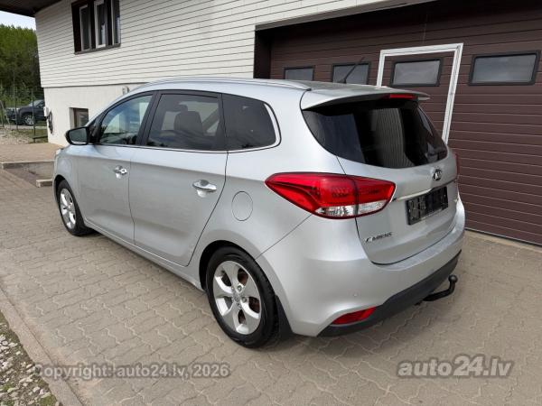 Pelēks Kia Carens 2014 Veru, ar dzinēja tilpumu 1.70 L un nobraukumu 258 tūkst. km par 4390 €, foto 3 vietnē AUTOMOTO.COM.LV
