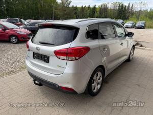 Pelēks Kia Carens 2014 Veru, ar dzinēja tilpumu 1.70 L un nobraukumu 258 tūkst. km par 4390 €, foto 5 vietnē AUTOMOTO.COM.LV