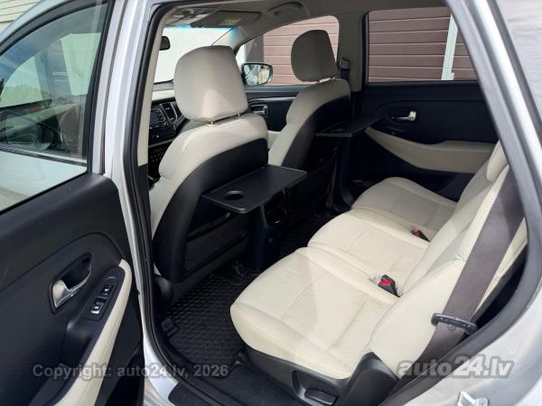 Pelēks Kia Carens 2014 Veru, ar dzinēja tilpumu 1.70 L un nobraukumu 258 tūkst. km par 4390 €, foto 6 vietnē AUTOMOTO.COM.LV