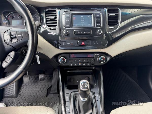 Pelēks Kia Carens 2014 Veru, ar dzinēja tilpumu 1.70 L un nobraukumu 258 tūkst. km par 4390 €, foto 7 vietnē AUTOMOTO.COM.LV