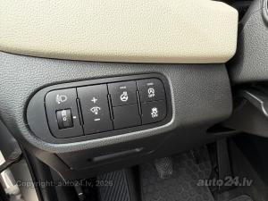Pelēks Kia Carens 2014 Veru, ar dzinēja tilpumu 1.70 L un nobraukumu 258 tūkst. km par 4390 €, foto 9 vietnē AUTOMOTO.COM.LV