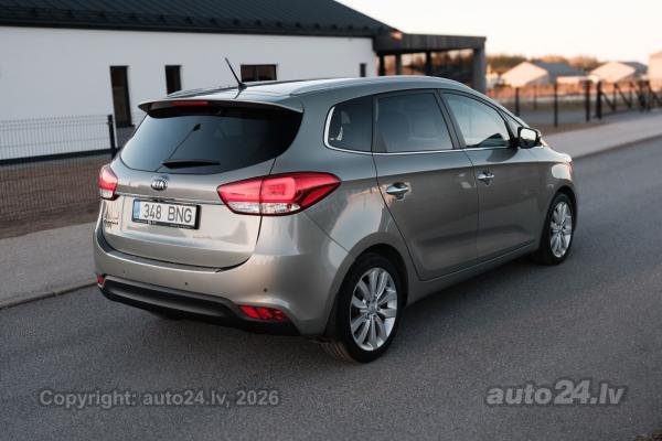 Grey Kia Carens 2015 in Tartu, with an engine capacity of 2.00 L and mileage of 117 thousand km for 8999 €, photo 8 on AUTOMOTO.COM.LV