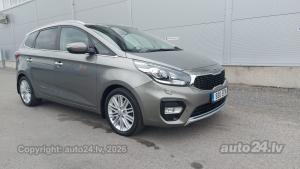Grey Kia Carens 2017 in Tallinn, with an engine capacity of 1.70 L and mileage of 141 thousand km for 13200 €, photo 3 on AUTOMOTO.COM.LV
