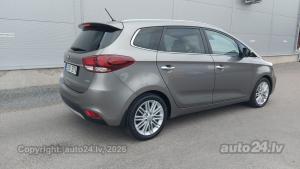 Grey Kia Carens 2017 in Tallinn, with an engine capacity of 1.70 L and mileage of 141 thousand km for 13200 €, photo 4 on AUTOMOTO.COM.LV