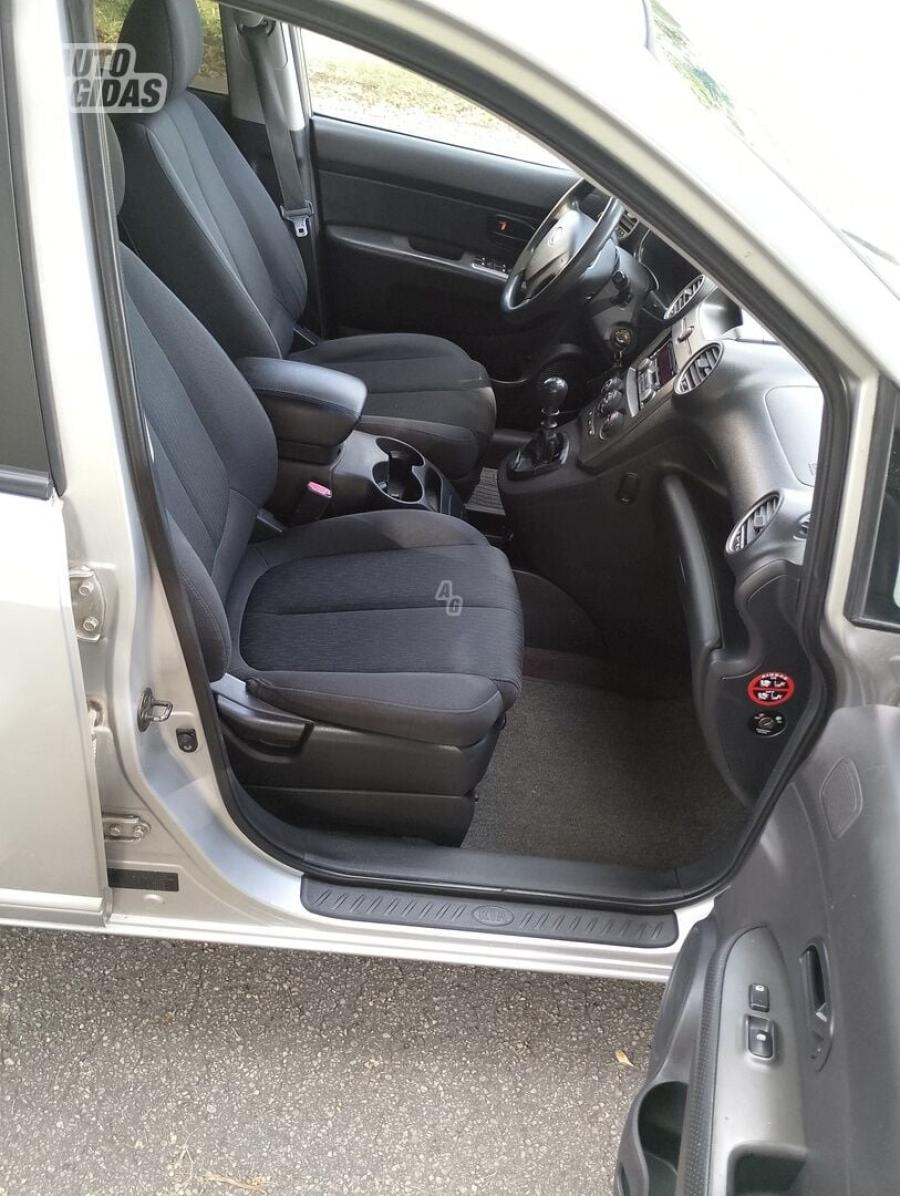 Kia Carens 2007 Viļņa, ar dzinēja tilpumu 2.00 L un nobraukumu 274 tūkst. km par 1750 €, foto 11 vietnē AUTOMOTO.COM.LV