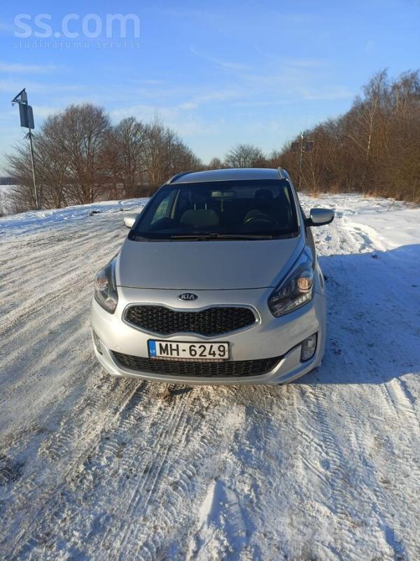 Kia Carens 2014 in Riga, with an engine capacity of 1.70 L and mileage of 241 thousand km for 4900 €, photo 2 on AUTOMOTO.COM.LV