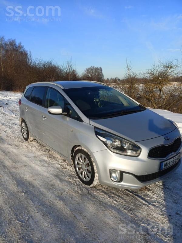 Kia Carens 2014 in Riga, with an engine capacity of 1.70 L and mileage of 241 thousand km for 4900 €, photo 3 on AUTOMOTO.COM.LV