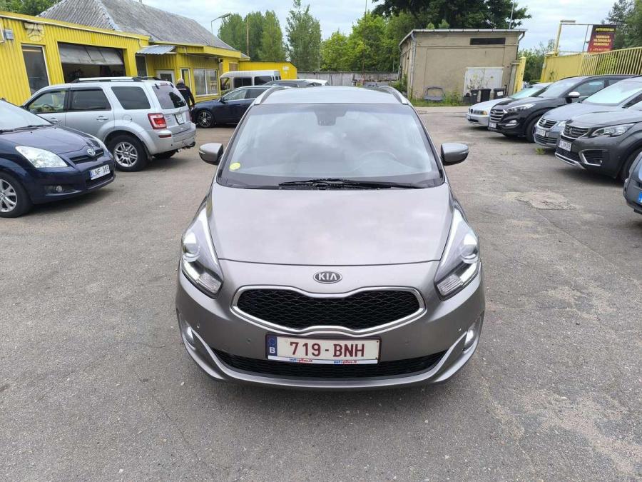 Kia Carens 2014 in Siauliai, with an engine capacity of 1.69 L and mileage of 258 thousand km for 4950 €, photo 4 on AUTOMOTO.COM.LV