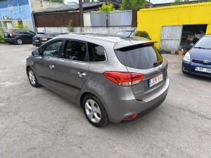 Kia Carens 2014 in Siauliai, with an engine capacity of 1.69 L and mileage of 258 thousand km for 4950 €, photo 6 on AUTOMOTO.COM.LV