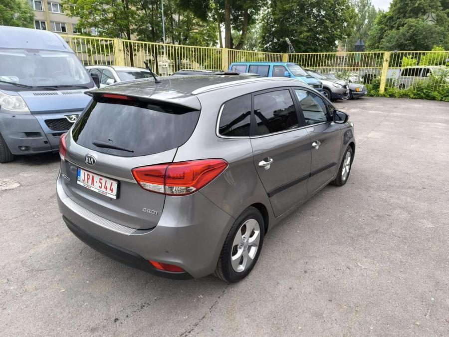 Kia Carens 2014 in Siauliai, with an engine capacity of 1.69 L and mileage of 258 thousand km for 4950 €, photo 8 on AUTOMOTO.COM.LV