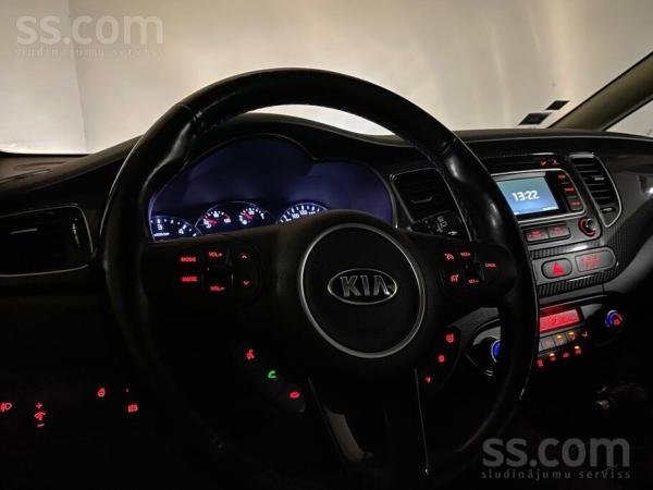 Киа Каренс 2018 в Рига, объемом двигателя 1.70 л и пробегом 120 тыс. км за 10900 €, фото 4 на AUTOMOTO.COM.LV