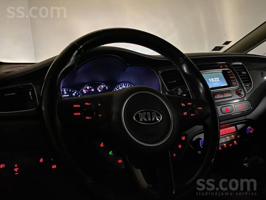 Kia Carens 2018 Rīga, ar dzinēja tilpumu 1.70 L un nobraukumu 120 tūkst. km par 10900 €, foto 5 vietnē AUTOMOTO.COM.LV