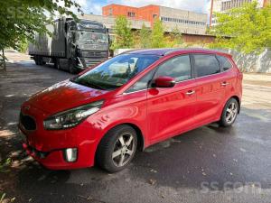 Sarkans Kia Carens 2013 Jelgava, ar dzinēja tilpumu 1.60 L un nobraukumu 233 tūkst. km par 5300 €, foto 4 vietnē AUTOMOTO.COM.LV
