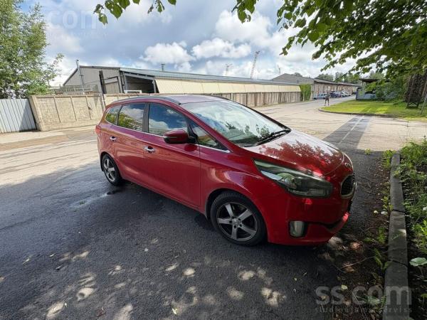 Sarkans Kia Carens 2014 Jelgava, ar dzinēja tilpumu 1.60 L un nobraukumu 233 tūkst. km par 3900 €, foto 4 vietnē AUTOMOTO.COM.LV