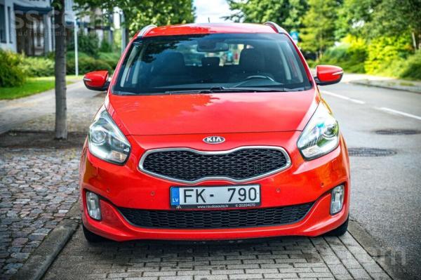Sarkans Kia Carens 2014 Rīga, ar dzinēja tilpumu 1.70 L un nobraukumu 234 tūkst. km par 4990 €, foto 2 vietnē AUTOMOTO.COM.LV