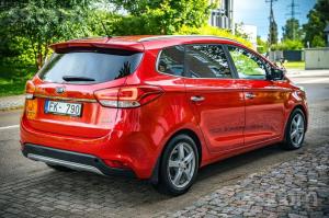 Sarkans Kia Carens 2014 Rīga, ar dzinēja tilpumu 1.70 L un nobraukumu 234 tūkst. km par 4990 €, foto 5 vietnē AUTOMOTO.COM.LV