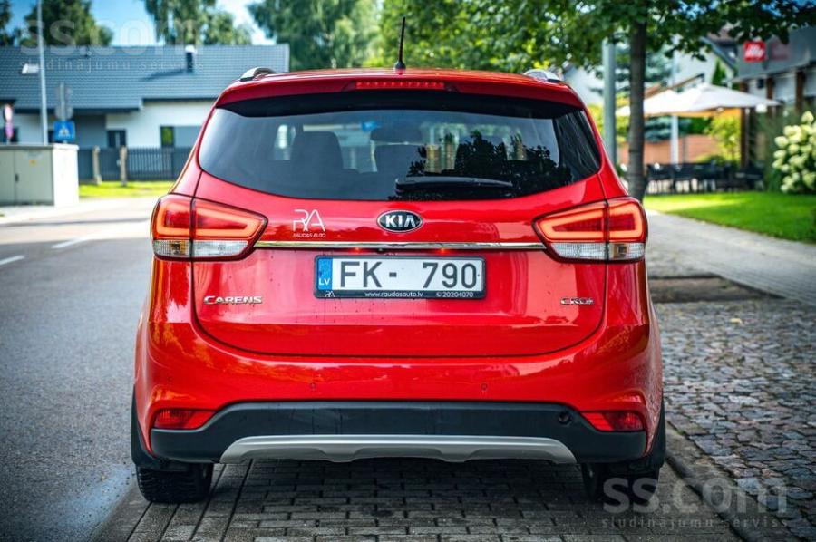 Sarkans Kia Carens 2014 Rīga, ar dzinēja tilpumu 1.70 L un nobraukumu 234 tūkst. km par 4990 €, foto 6 vietnē AUTOMOTO.COM.LV