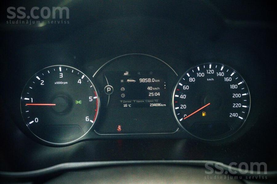Sarkans Kia Carens 2014 Rīga, ar dzinēja tilpumu 1.70 L un nobraukumu 234 tūkst. km par 4990 €, foto 19 vietnē AUTOMOTO.COM.LV
