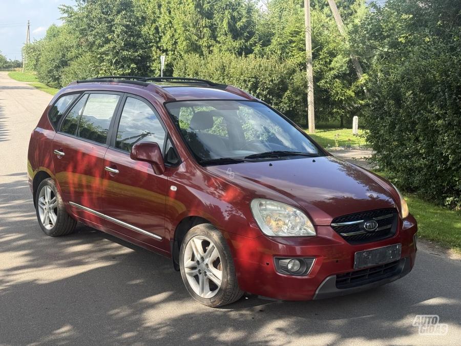 Kia Carens 2006 in Ukmerge, with an engine capacity of 2.00 L and mileage of 320 thousand km for 1100 €, photo 1 on AUTOMOTO.COM.LV