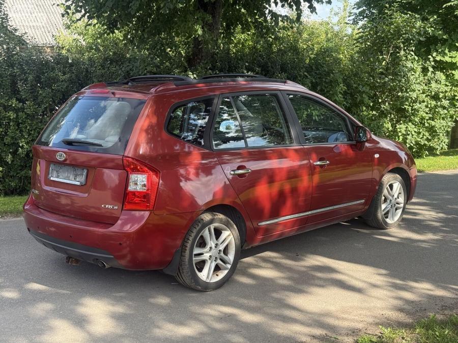 Kia Carens 2006 in Ukmerge, with an engine capacity of 2.00 L and mileage of 320 thousand km for 1100 €, photo 4 on AUTOMOTO.COM.LV