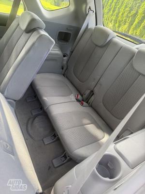 Kia Carens 2006 in Ukmerge, with an engine capacity of 2.00 L and mileage of 320 thousand km for 1100 €, photo 8 on AUTOMOTO.COM.LV