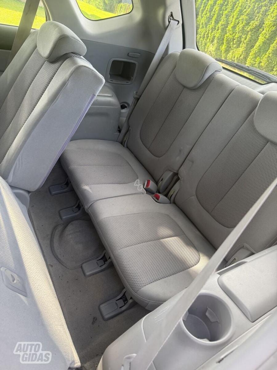 Kia Carens 2006 in Ukmerge, with an engine capacity of 2.00 L and mileage of 320 thousand km for 1100 €, photo 8 on AUTOMOTO.COM.LV