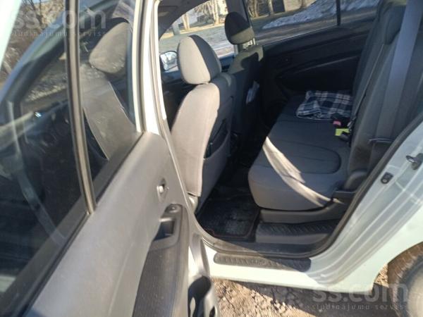 Kia Carens 2007 Tukums, ar dzinēja tilpumu 2.00 L un nobraukumu 275 tūkst. km par 1240 €, foto 6 vietnē AUTOMOTO.COM.LV
