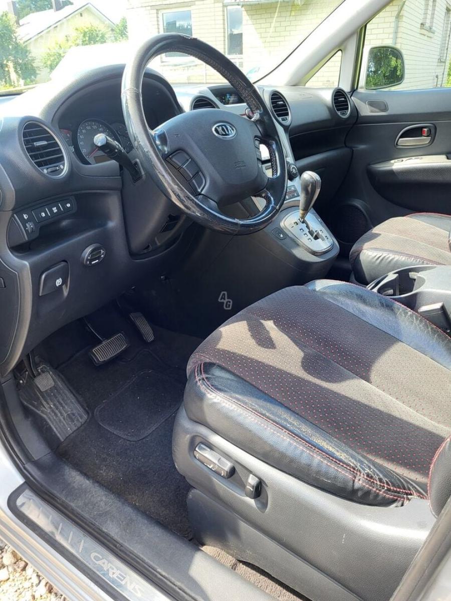 Kia Carens 2007 in Gargzdai, with an engine capacity of 2.00 L and mileage of 269 thousand km for 1150 €, photo 7 on AUTOMOTO.COM.LV