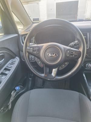 Balts Kia Carens 2014 Tallina, ar dzinēja tilpumu 1.70 L un nobraukumu 199 tūkst. km par 6390 €, foto 12 vietnē AUTOMOTO.COM.LV